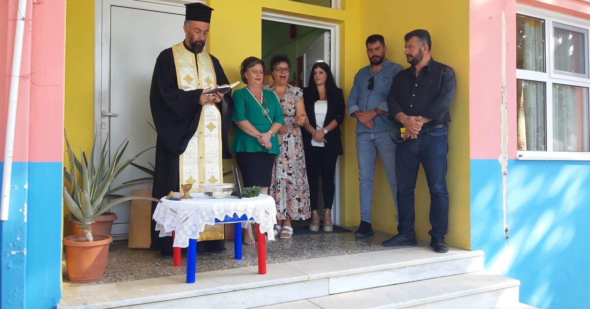 Στον αγιασμό του Παιδικού Σταθμού Ασημίου o Μιχάλης Κοκολάκης ...
