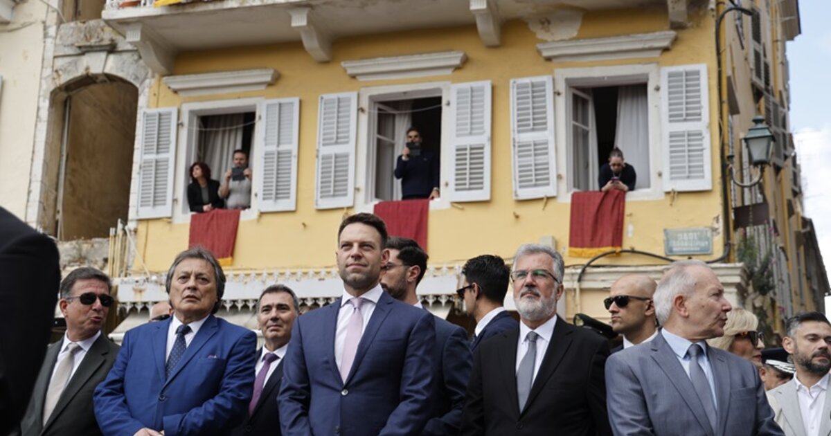 Στις θρησκευτικές εκδηλώσεις και τα παραδοσιακά έθιμα της Κέρκυρας ο Στ ...